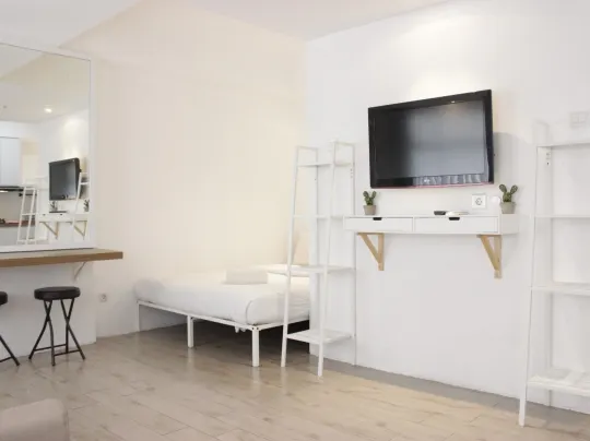 Modern Chic Studio Room At Grand Asia Afrika Apartment - Bandung