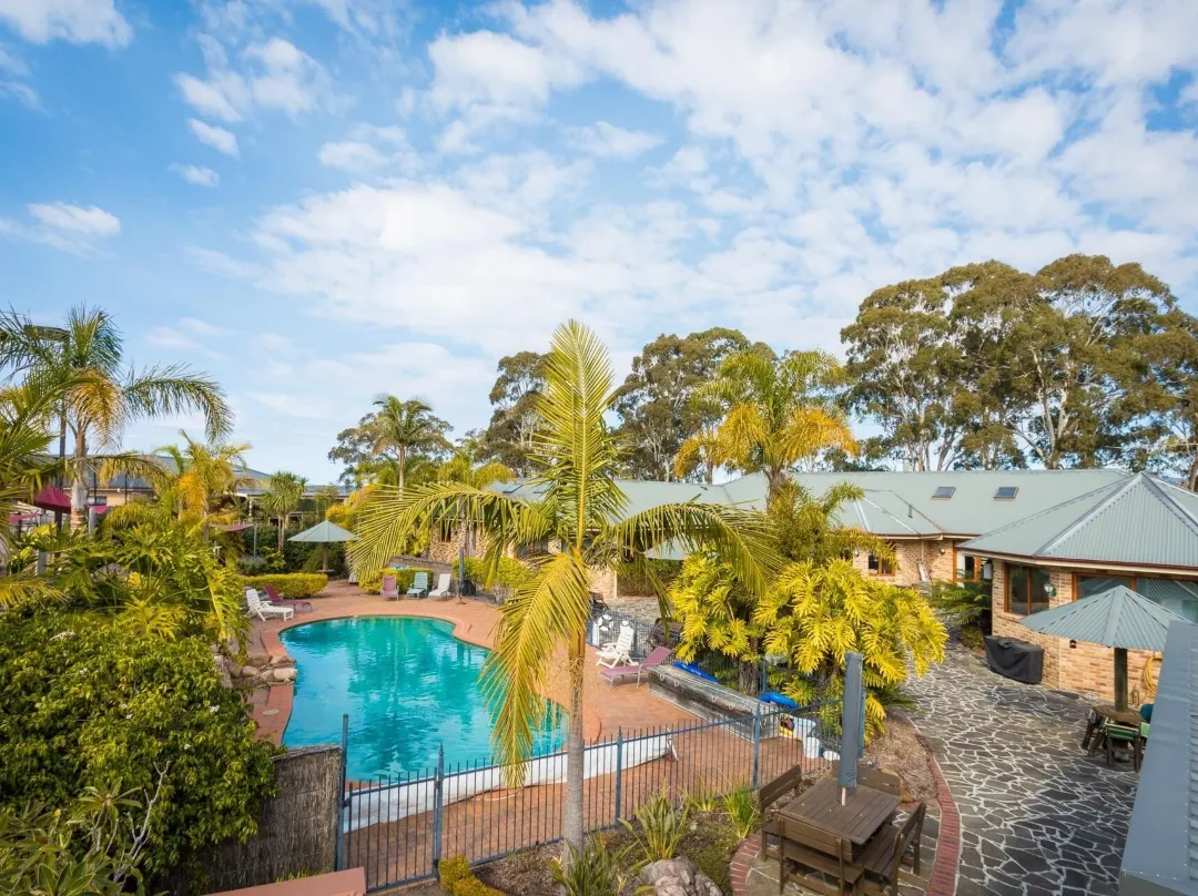 Robyn's Nest Lakeside Resort - Merimbula