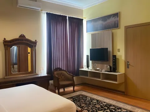 Grand Mansion Hotel Blitar - Karangsari