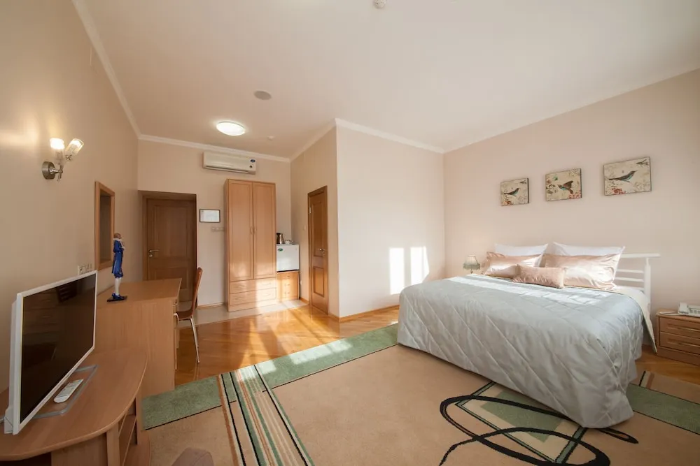 Poliart Hotel - Красноярск