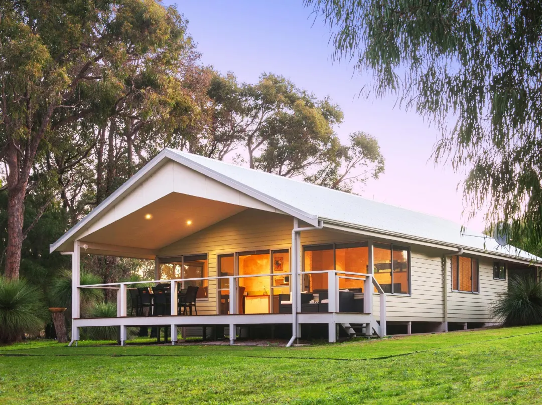 Chalet Three Overlooking Dam - Margaret River