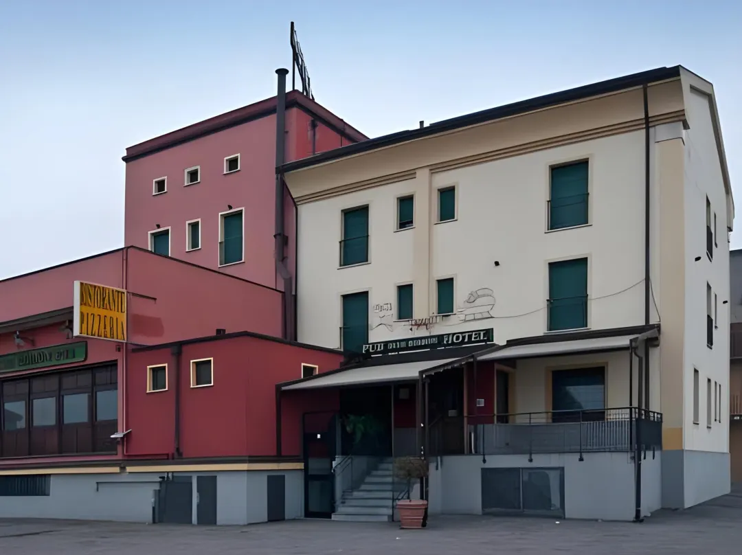 Blue Ribbon Hotel, Ristorante E Pizzeria - Vercelli