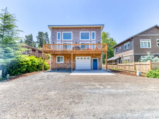 Stunning Mountain Views And Gourmet Kitchen - Elegant Coastal Retreat - Cannon Beach, OR