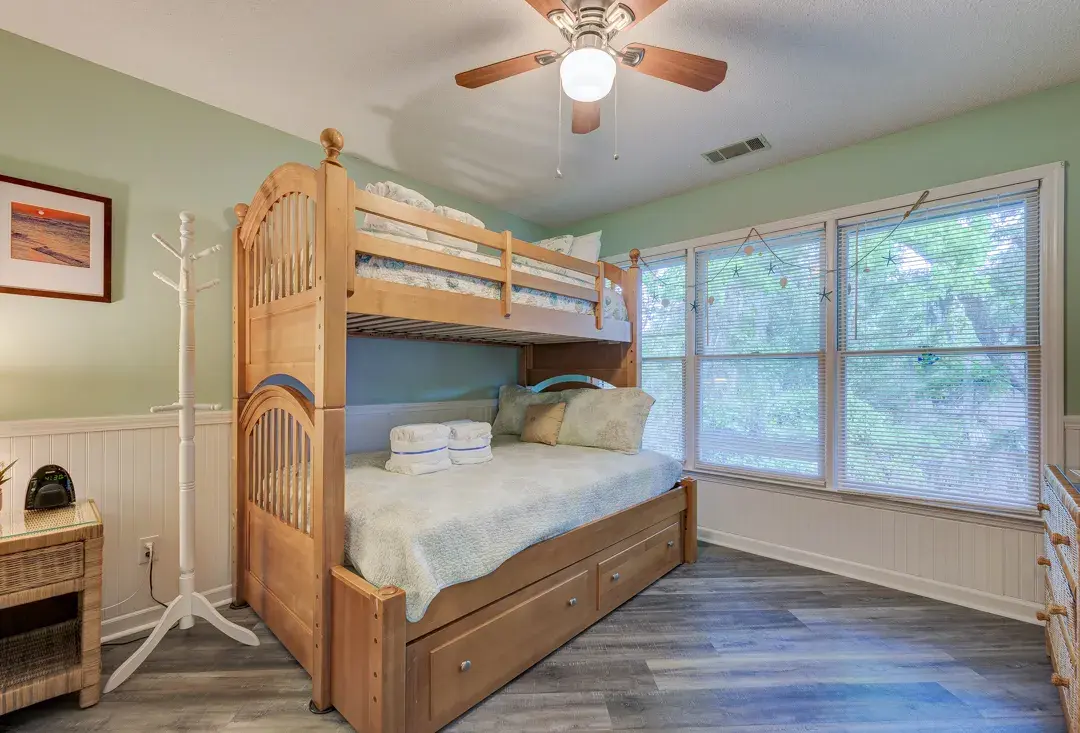 Spacious Comfort And Onsite Pools - Charming Coastal Escape - Hilton Head Island, SC