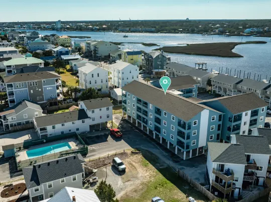 Coastal Retreat With Community Pool And Ocean View - Inviting Oasis - Carolina Beach, NC