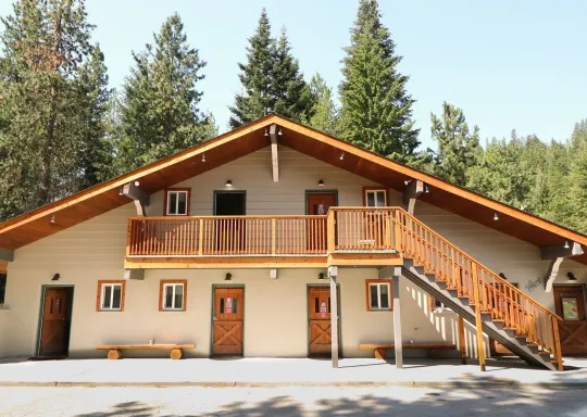 Squirrel Tree Resort - Lake Chelan, WA