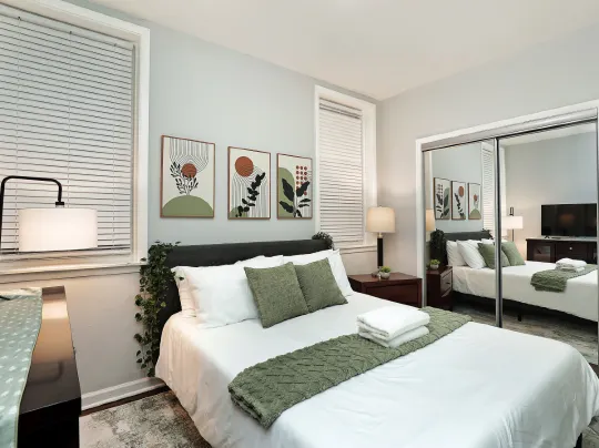 Cozy Design And Close To Dining And Sports Venues - Stylish Retreat - Worth, IL