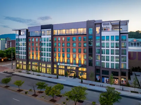 Embassy Suites By Hilton Chattanooga Downtown - Chattanooga, TN