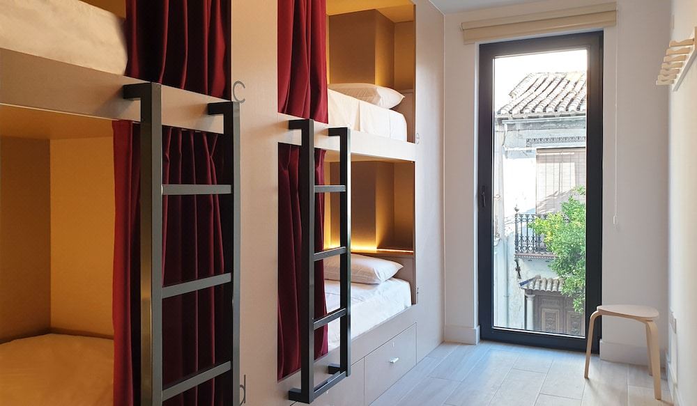 Broz Hostel - Granada