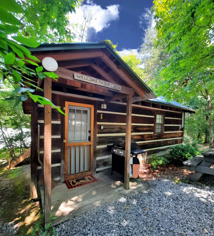 Scenic Grounds With Stocked Pond And Fire Pit - Charming Rustic Retreat - Blue Ridge, GA