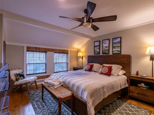 Expansive Deck And Cozy Fire Pit - Charming Mountain Sanctuary - Sugar Mountain, NC