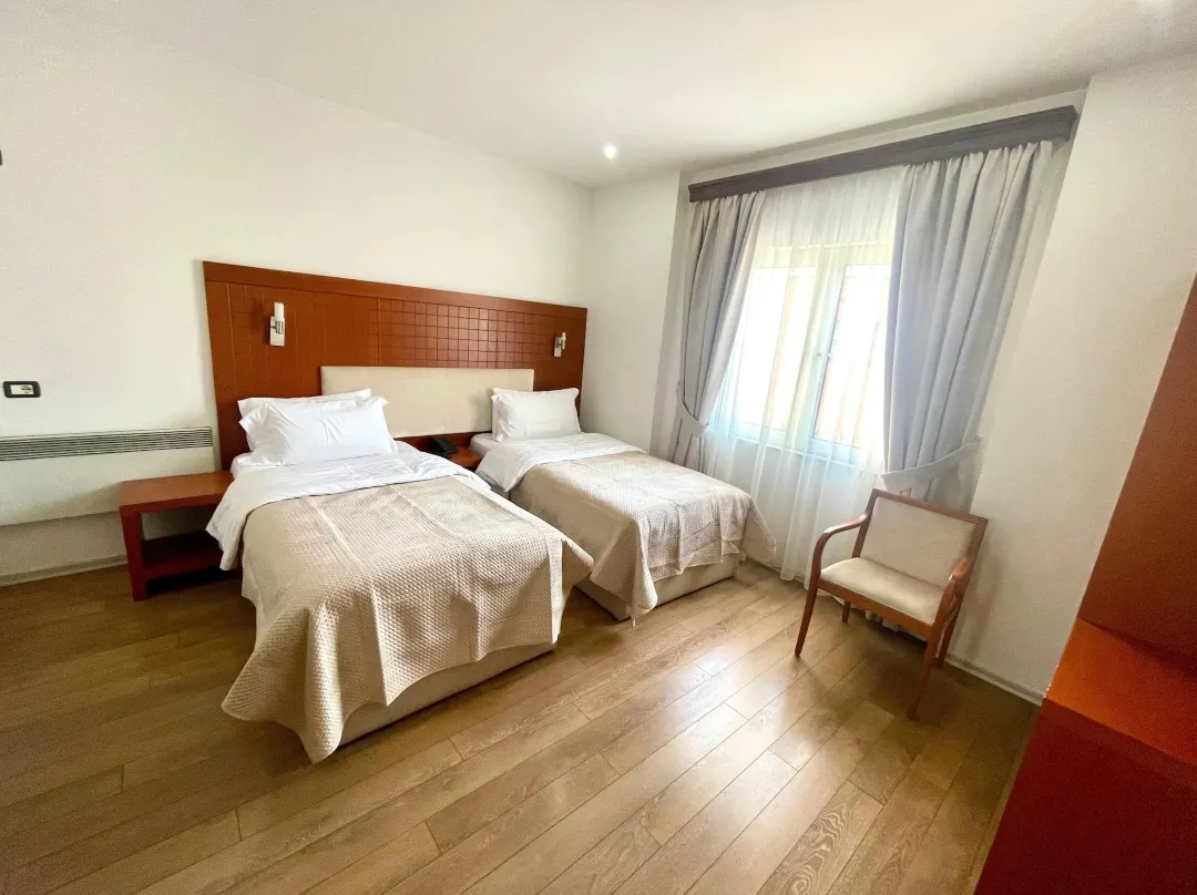 City 5 Hotel - Tirana