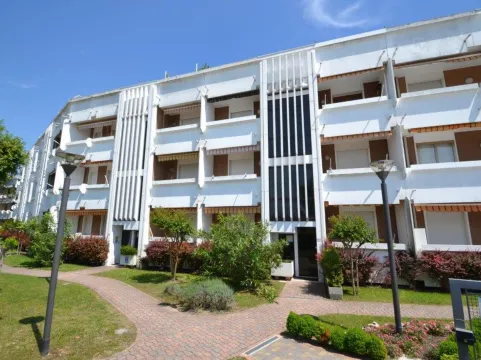 Goditi La Serenità Sulla Nostra Bellissima Terrazza - Beahost - Bibione Pineda