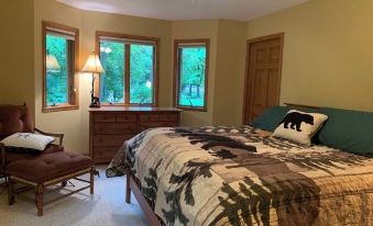 Luxury Lake Country Home · Hike · Bike · Fire Pit · Boating · Lauderdale Lakes, Walworth County ...