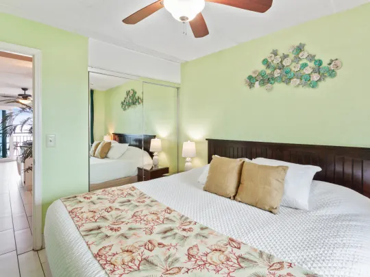 Spectacular Ocean View And Inviting Balcony - Charming Coastal Retreat - 