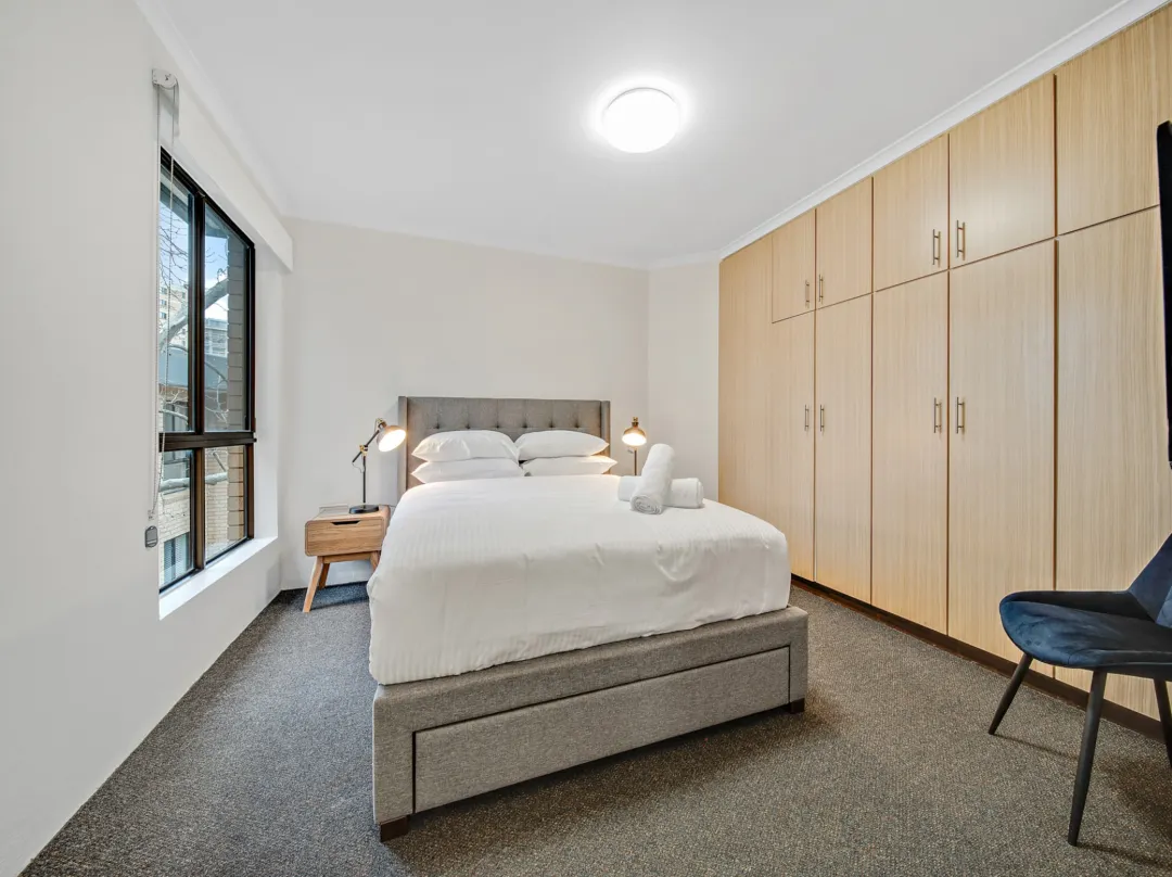 2-bed With Pool, Bbq, Tennis Court & Parking - Queanbeyan