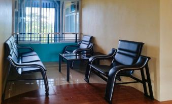 Cm Apartelle Iloilo International Airportby RedDoorz, Cabatuan - 2025 Updated Prices, Deals ...