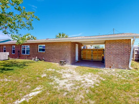 Quiet And Relaxing Home With Full Kitchen, Patio, Pack-n-play, & Beach Access - Panama City, FL