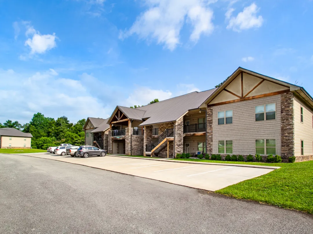 Cozy Fireplace, Outdoor Patio & Community Pool - Elegant Oasis - Townsend, TN