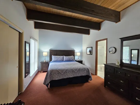 Community Pool And Hot Tub Access - Cozy Charming Retreat - Carson City