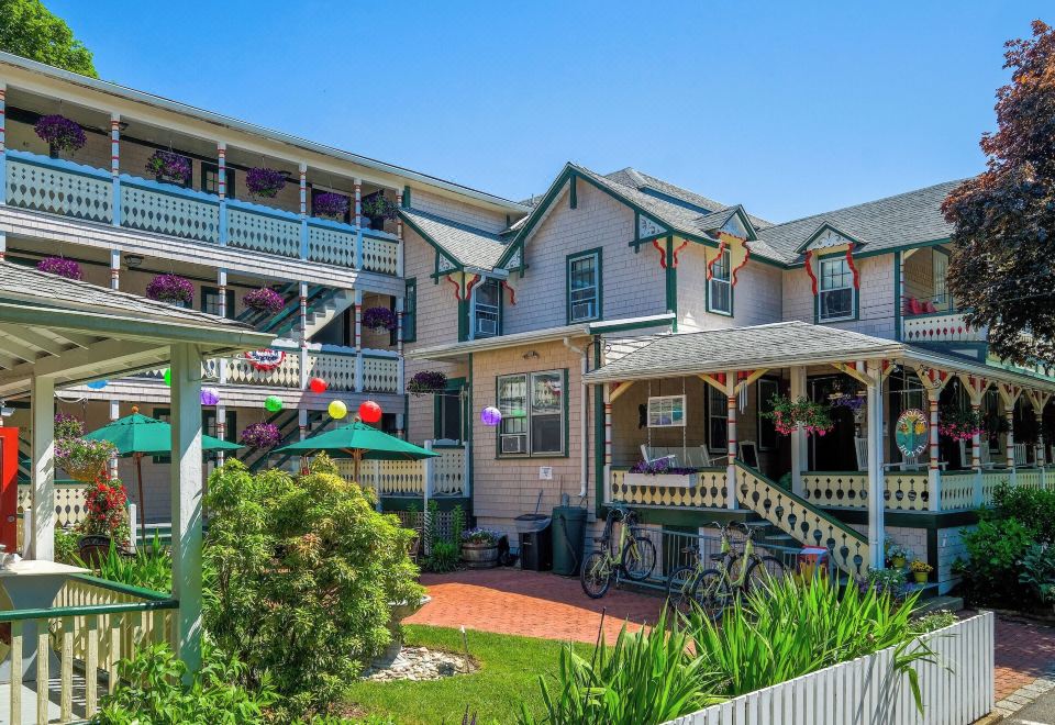 Pequot Hotel, Oak Bluffs - Updated 2026 Prices, Reviews & Deals | Trip.com