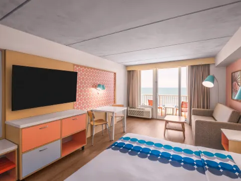 Golden Sands Carolina Beach Oceanfront, Tapestry By Hilton - Kure Beach, NC