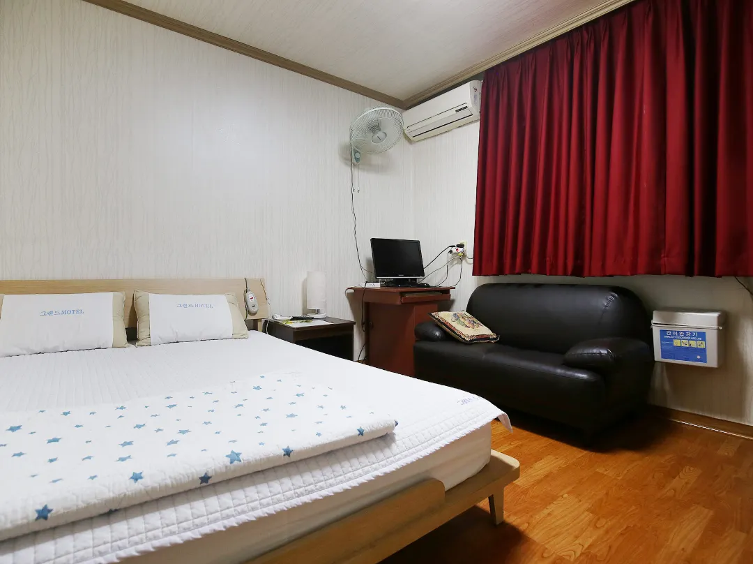 Yesan Grand Motel - 충청북도