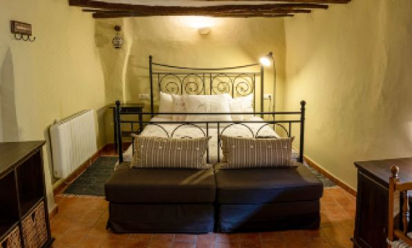 Sidro·co Rural Home. Experience the Rural Spain! Wine, Activities and ...