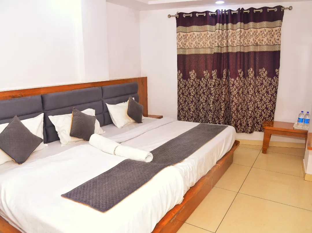 Hotel The Elegance - Katra