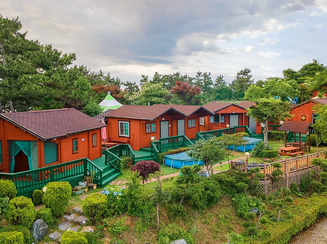 Taean Log House Pension -