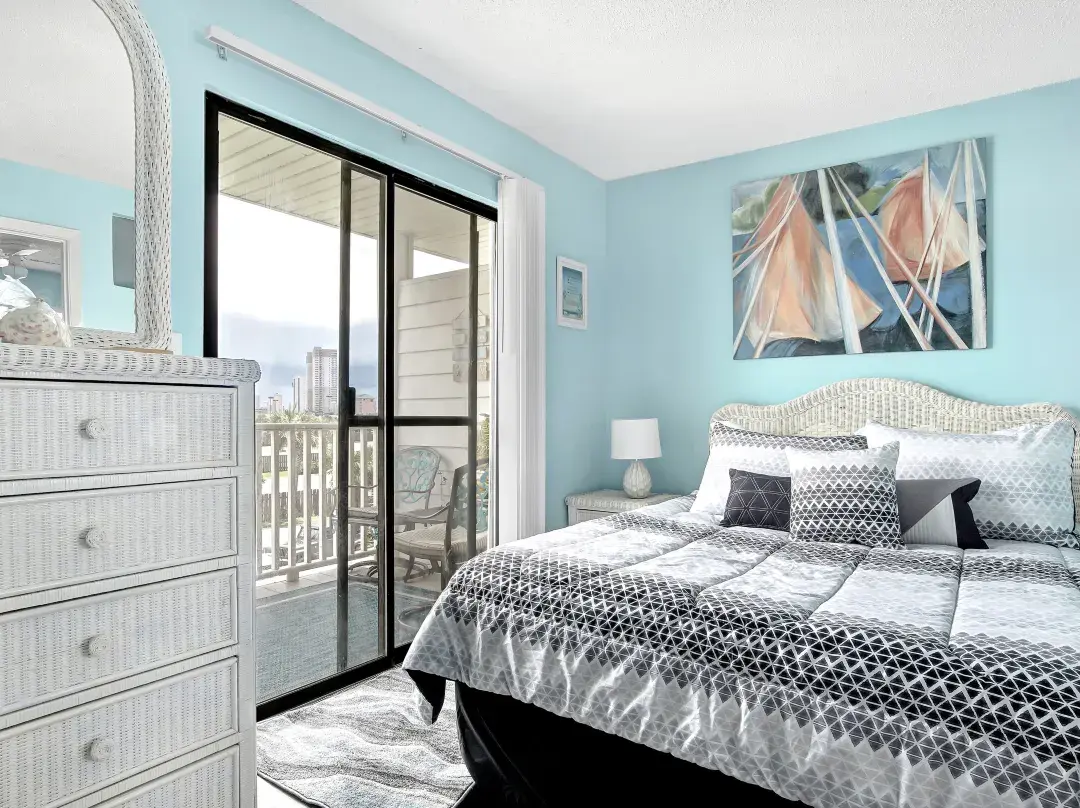 Pool And Close Beach Access - Stunning Coastal Haven - Laguna Beach, FL