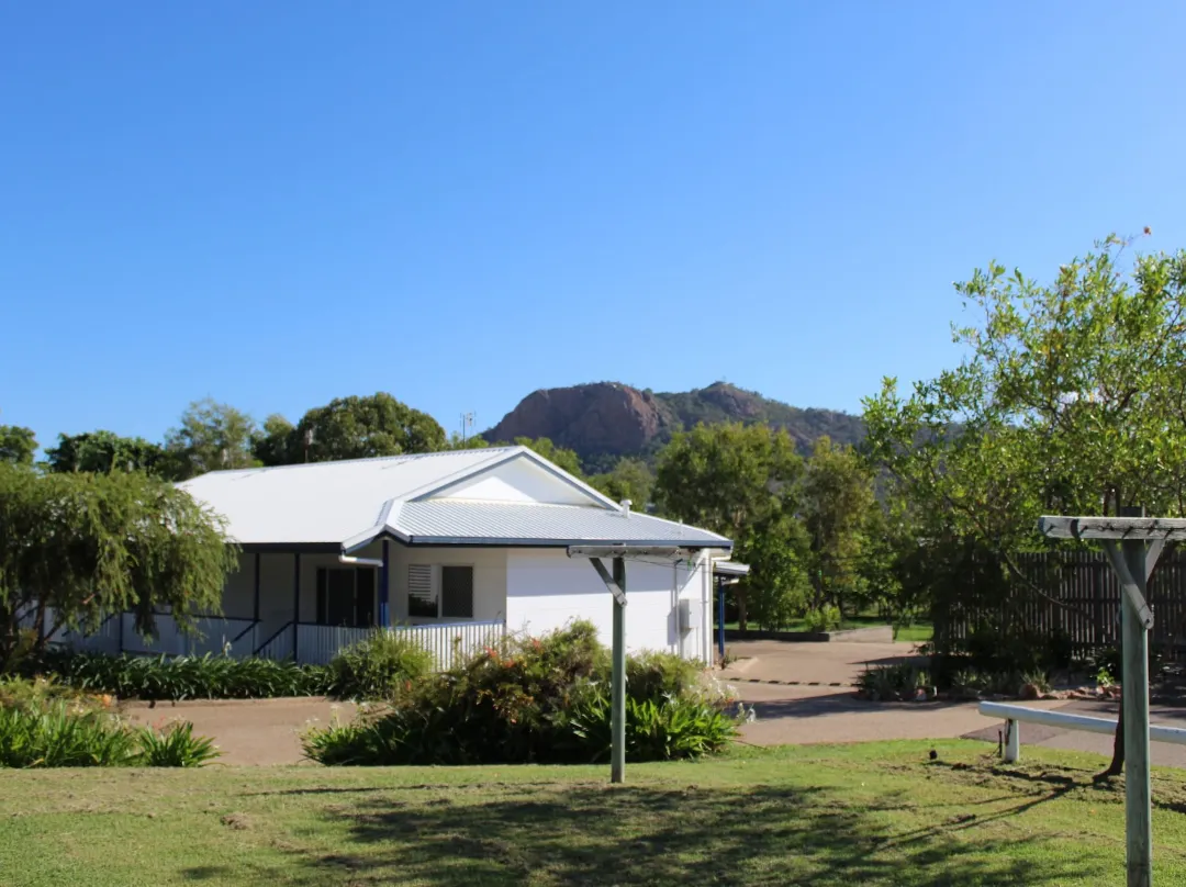 Qcwa Kissing Point Units - Magnetic Island