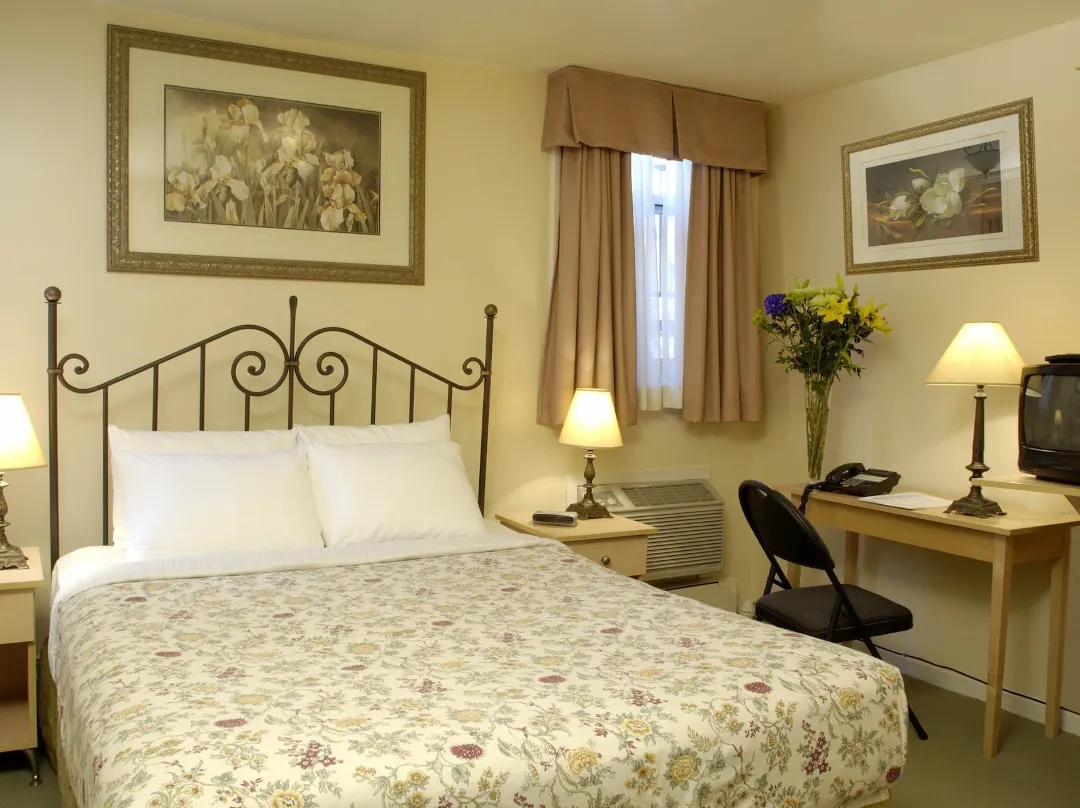 Victoria's Mansion Guest House - Mississauga