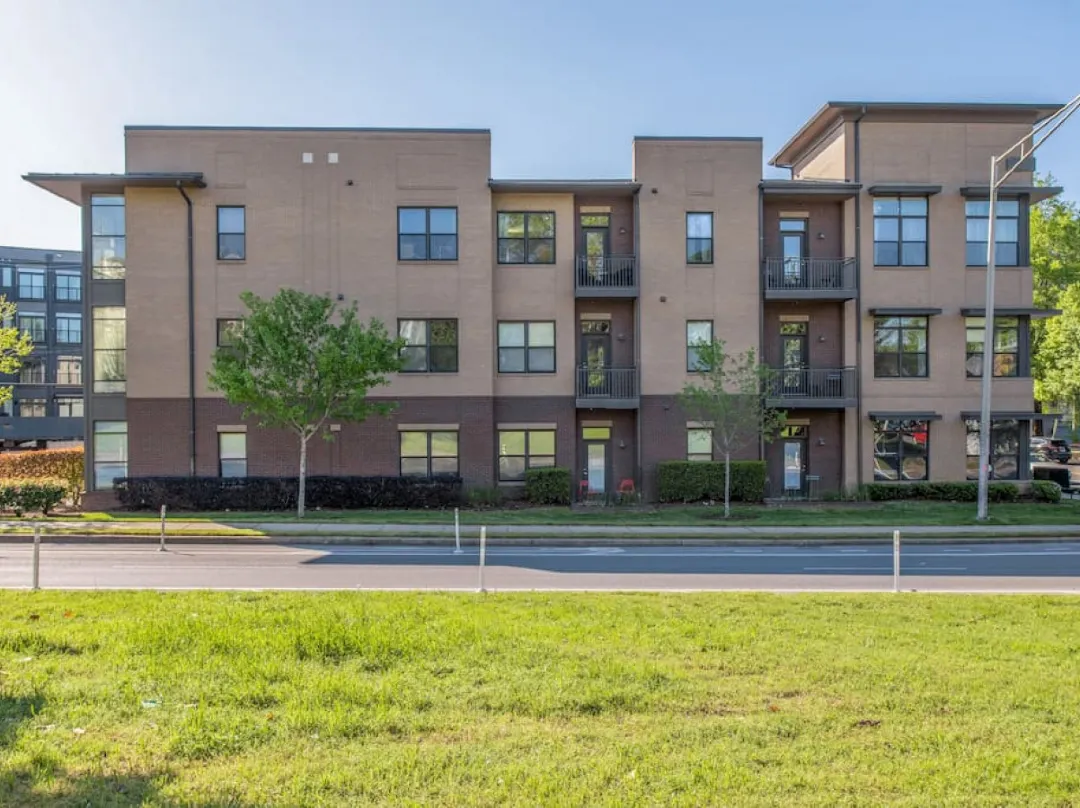 Chic Luxury - Central Location, Parking, Near Universities - Nashville