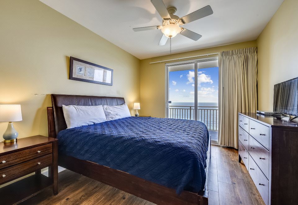 Gulf Front Suite with Water Park and Heated Pools - Stunning Family ...