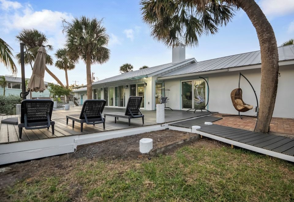 Coastal Escape in Sarasota – Siesta Key Beach & Kayak-Friendly Sandbar ...