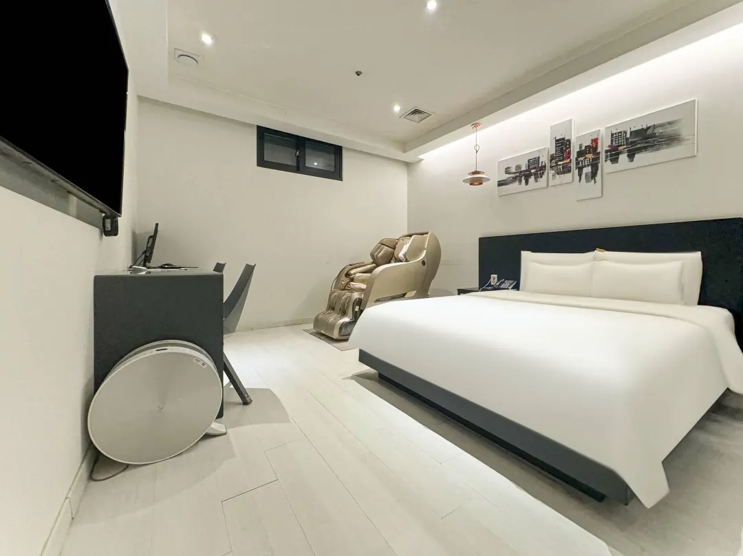 Yellow 8 Hotel - Goyang-si