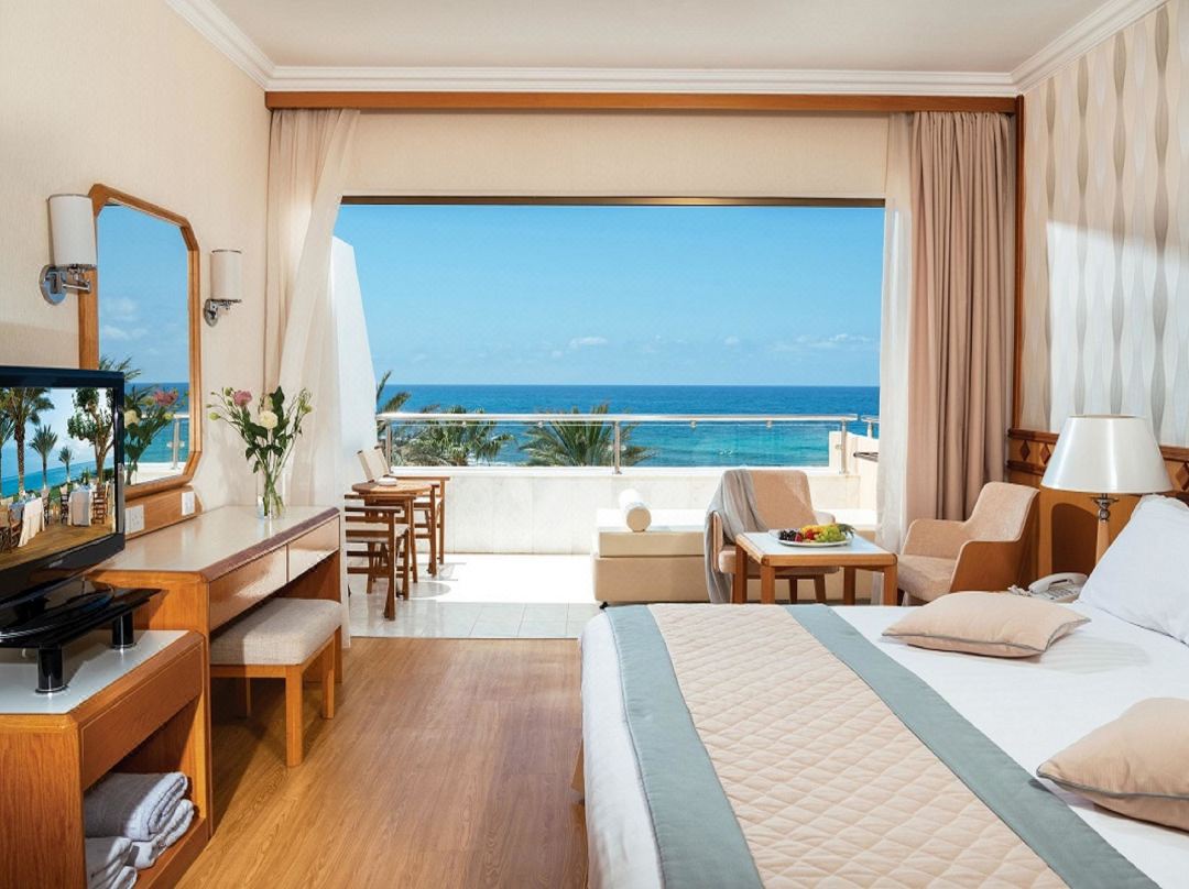 Constantinou Bros Pioneer Beach Hotel - Paphos