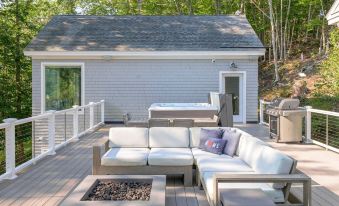 Luxurious island home on the water, 30 minute ferry ride from Portland ...