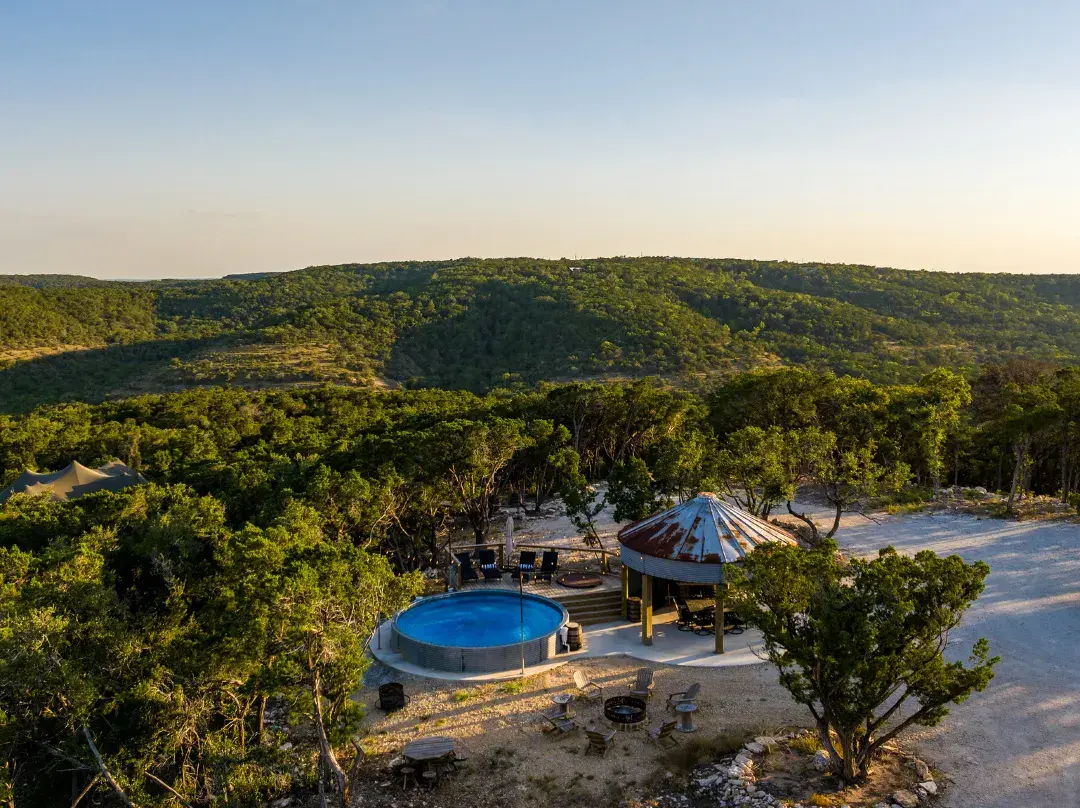 Luxury Safari Tents And Scenic Views - Enchanting Glamping Retreat - Canyon Lake, TX