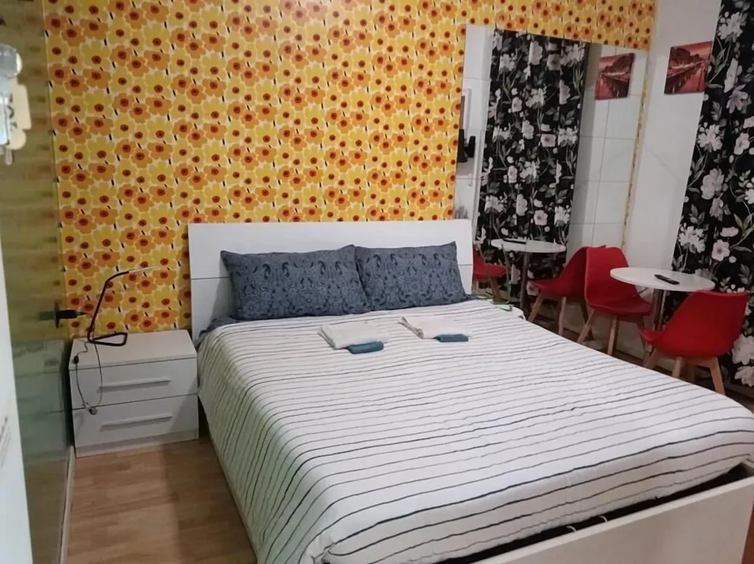 Floris Guest House - Milán