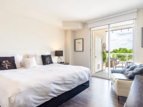 Golden Bay 303 - Sunny Isles Beach