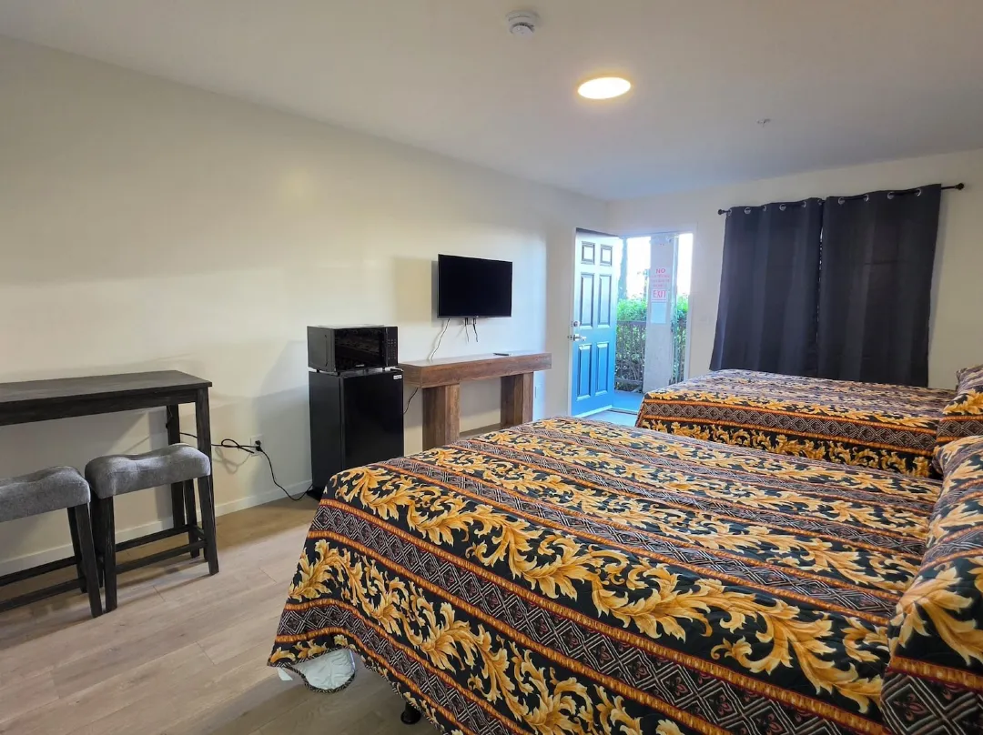 Sierra Crossing Motel - San Bernardino, CA
