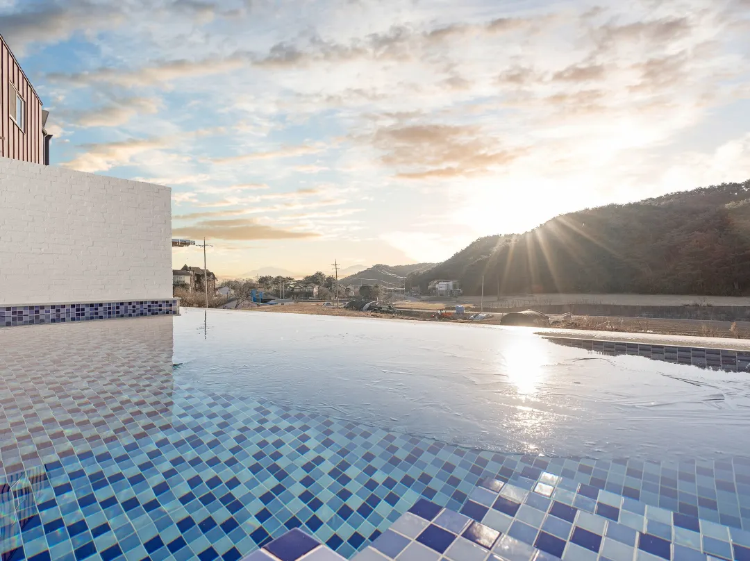 Gyeongju Edis Poolvilla - Gyeongju-si