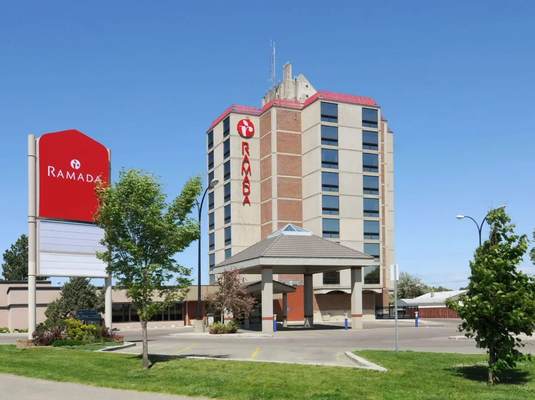 Ramada By Wyndham Lethbridge - Alberta