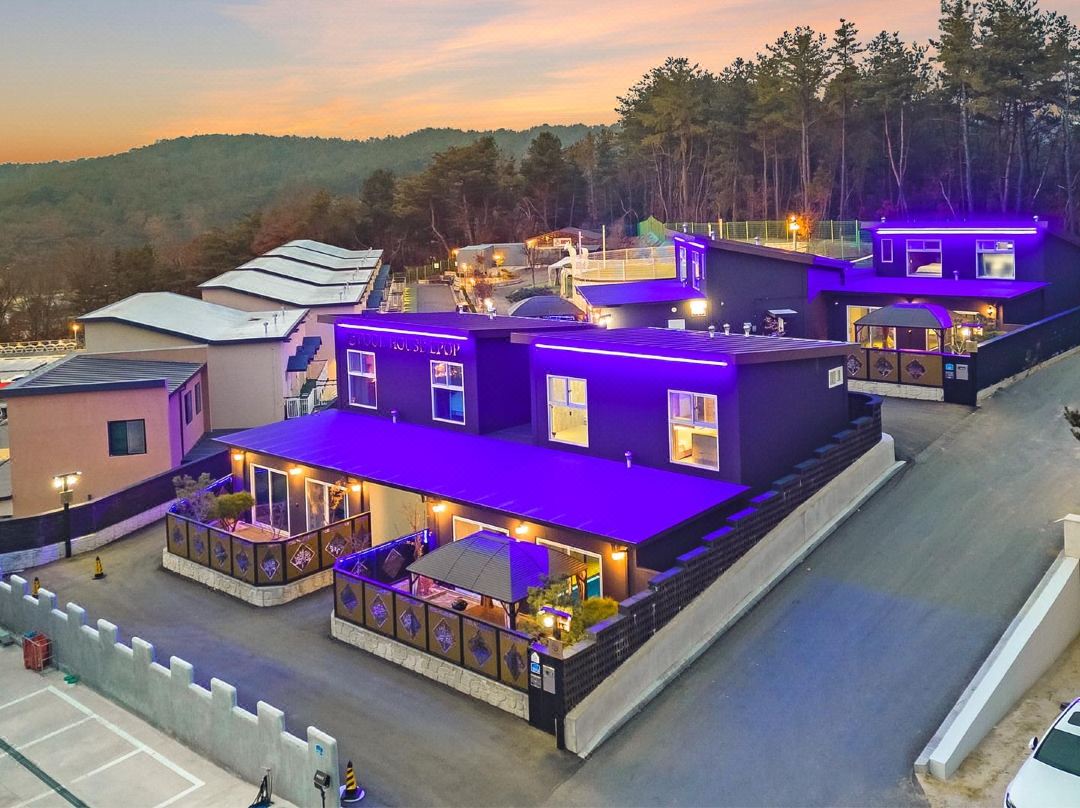 Chuncheon Poolhouse Epop - Chuncheon