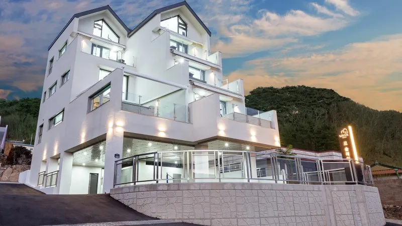 Geojedo Le Soleil Poolvilla - Tongyeong