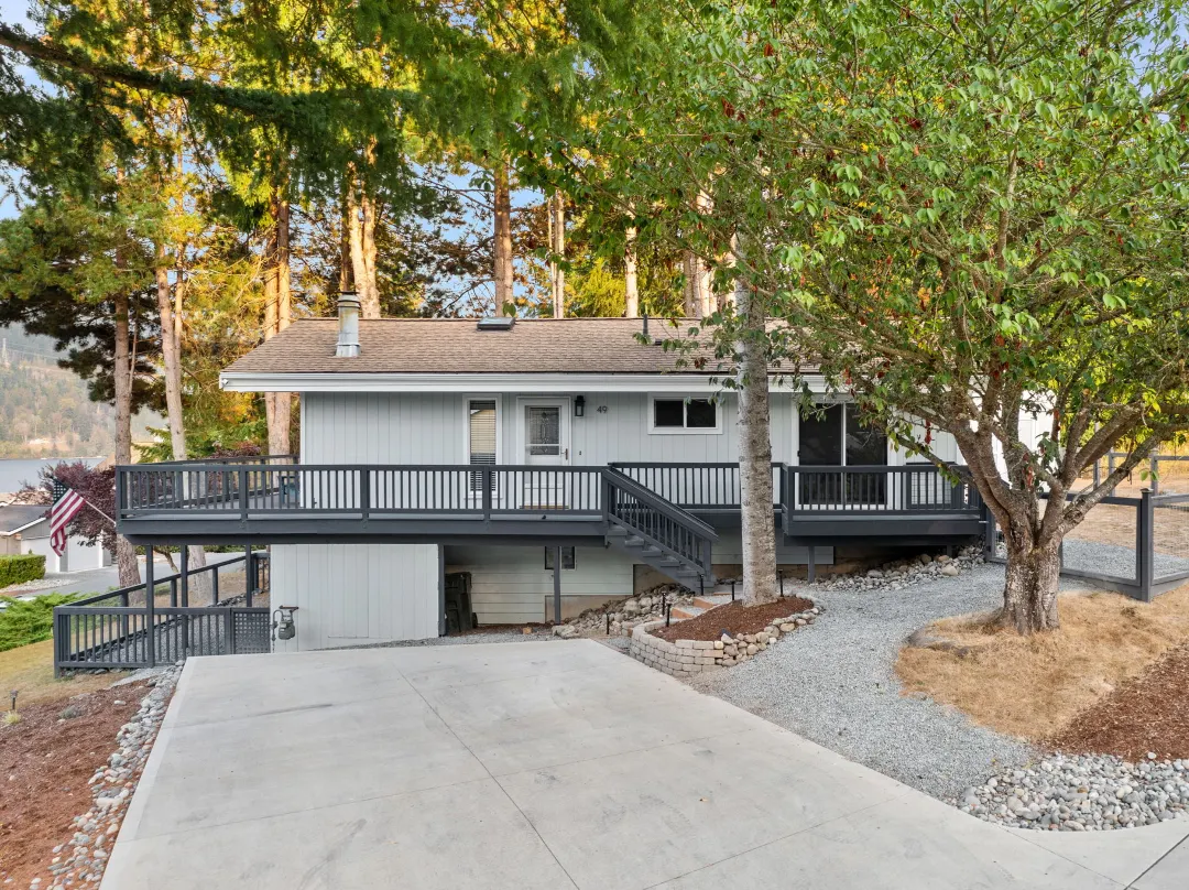 Stunning Lake Views And Outdoor Adventure - Charming Retreat - Bellingham, WA