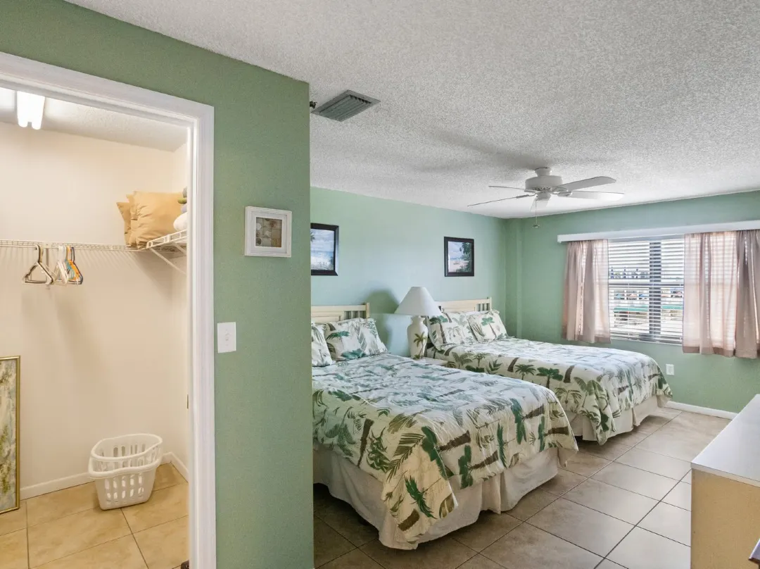 Panoramic Views And Heated Swimming Pool - Beautiful Coastal Retreat - Treasure Island, FL