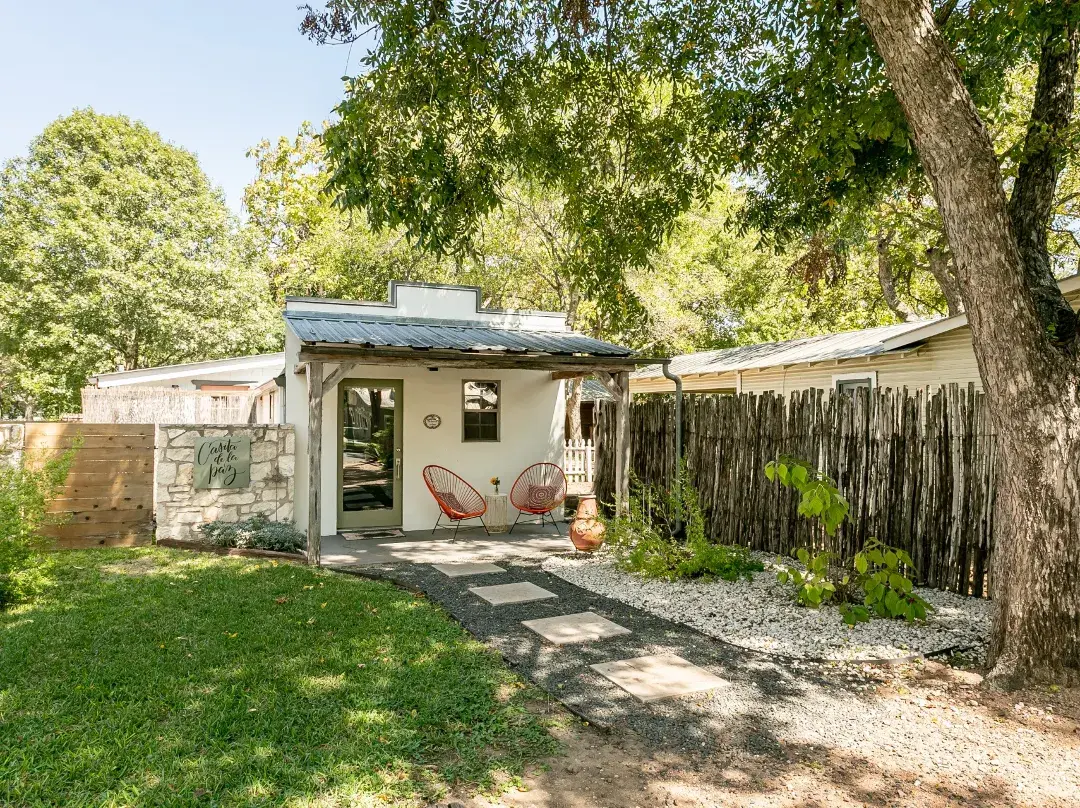Private Patio And Whirlpool Tub - Cozy Intimate Haven - Fredericksburg, TX